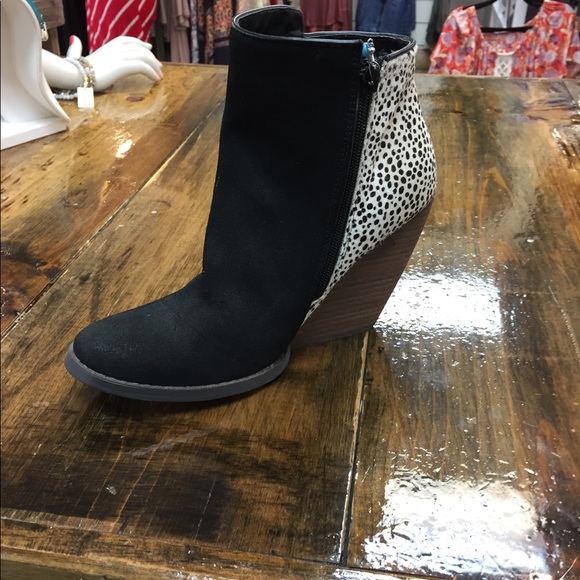 Very Volatile | Shoes | Leather Boots | Poshmark